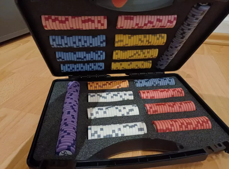 Chains Design (denominated) – Ruben's Mini-Chips